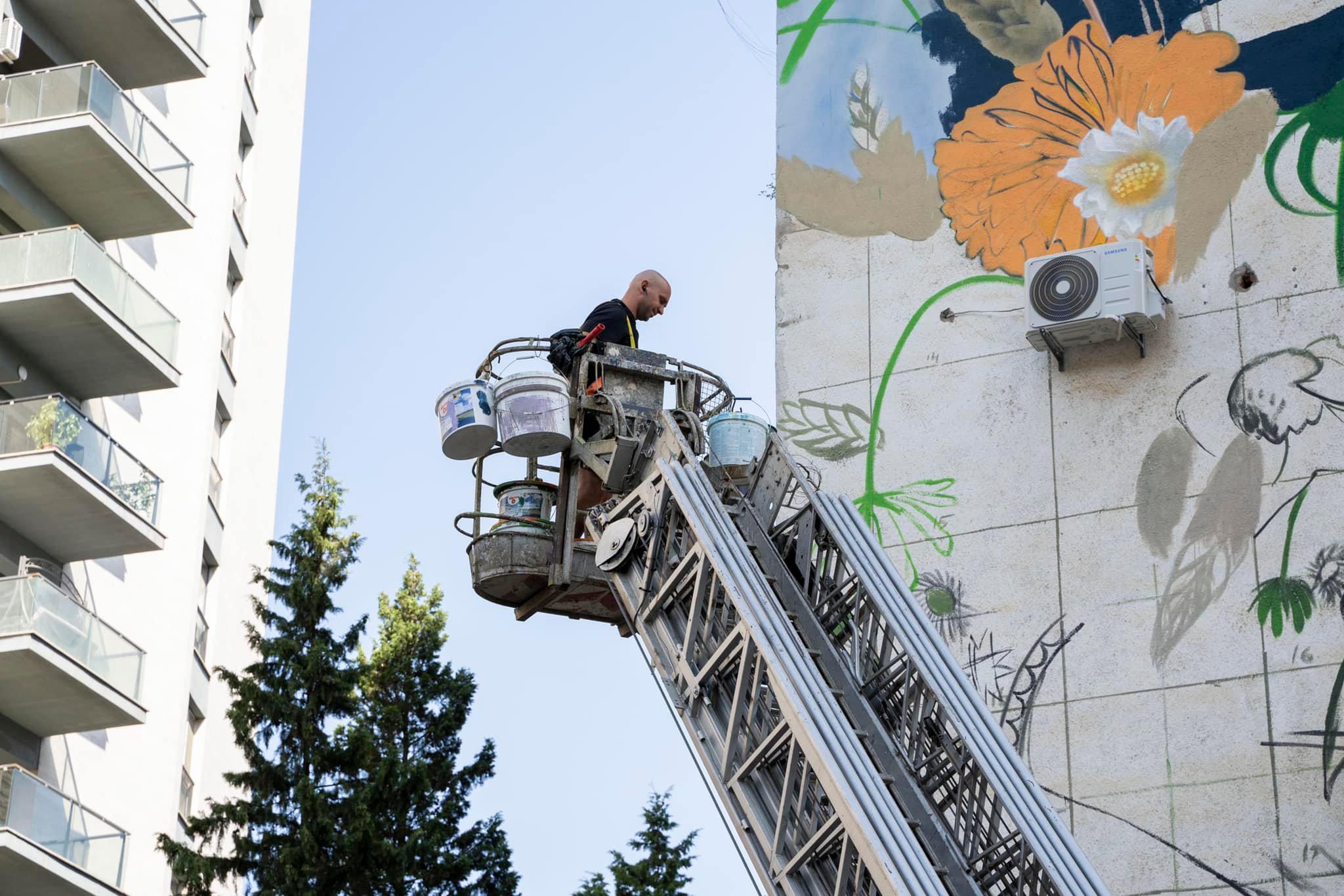 Modern Art on Post-Soviet Architecture - Tbilisi is Hosting Mural ...