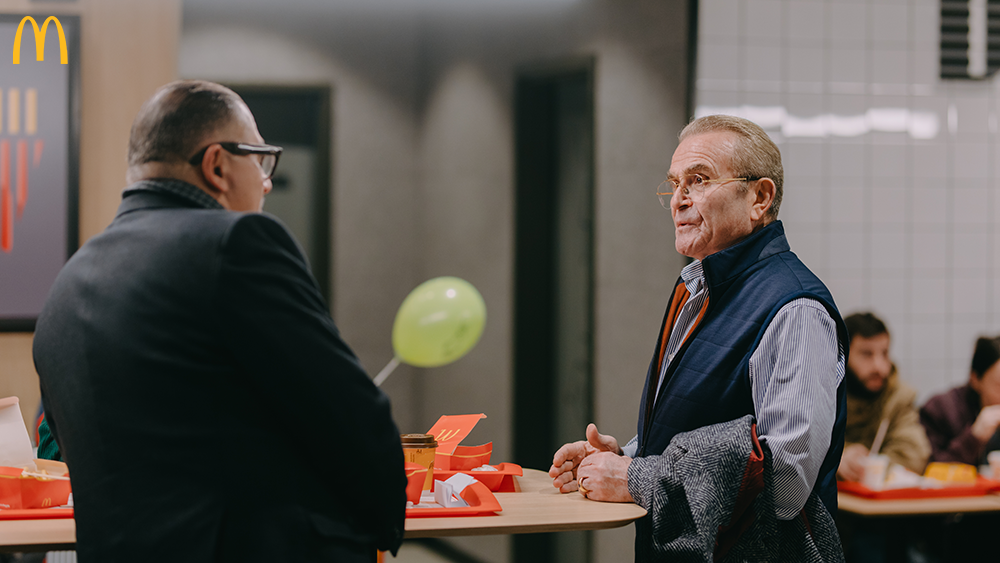 McDonald's to Introduce Robots for Restaurant Service - Business - CBW